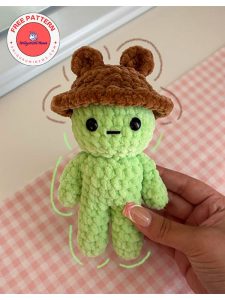Free amigurumi smiski with hat crochet patterns